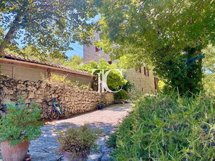 Maison à vendre - Saint-Paul-le-Jeune - 9 pièces - 5 chambres