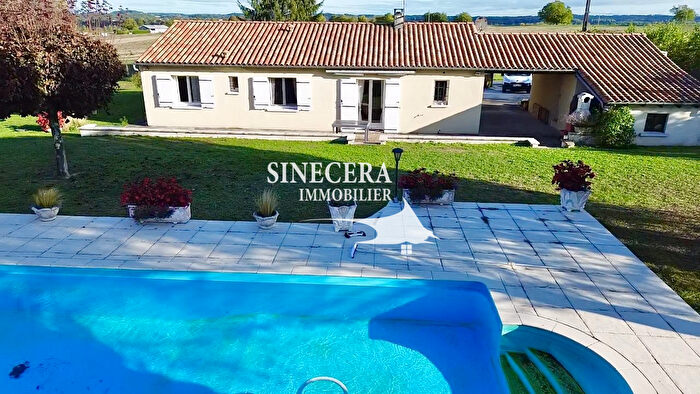 Maison à vendre - Aubeterre-sur-Dronne - 4 pièces - 3 chambres