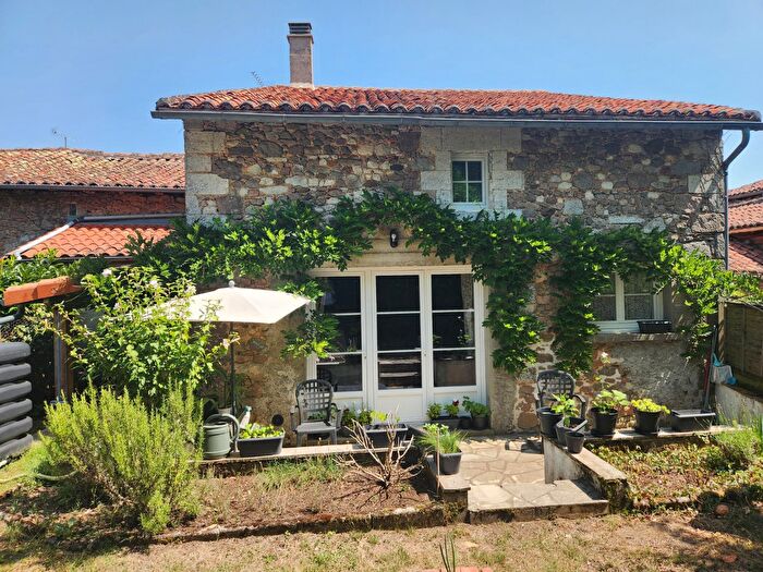 Maison à vendre - Manot - 5 pièces - 4 chambres