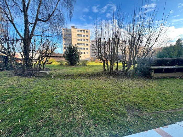 Bruyères-Acacias-Fonceaux, Sèvres : Appartement 3 pièces à louer