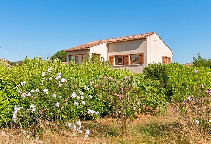 Maison 6 pièces à Saint-Quentin-la-Poterie, à vendre