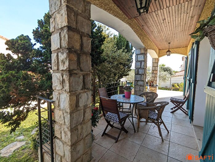 Maison à vendre - Manduel - 5 pièces - 4 chambres