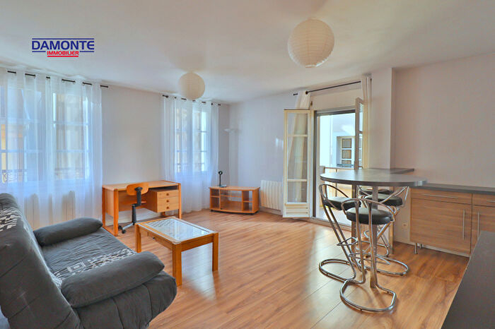 Appartement à louer - Troyes, Cathédrale - 2 pièces - 1 chambre