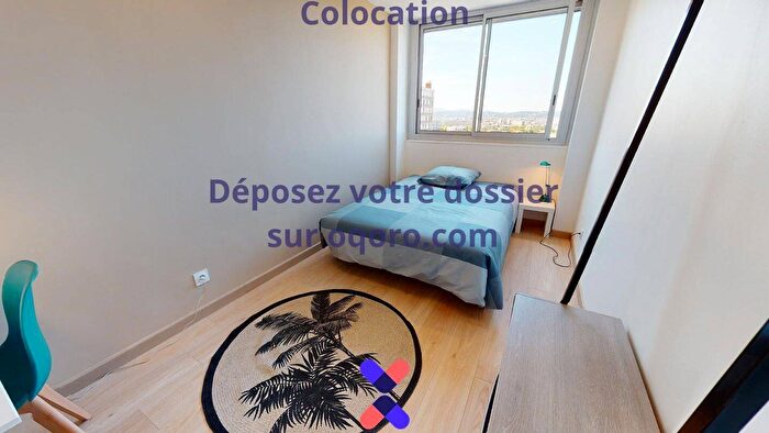 Appartement à louer - Les Essarts, Bron - 5 pièces - 4 chambres
