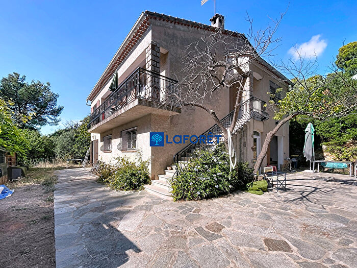 Maison à vendre - Carqueiranne - 6 pièces - 4 chambres