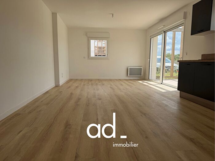Dompierre-sur-Mer : Maison 4 pièces à vendre