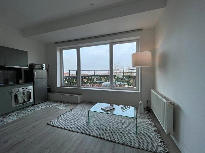 Appartement 3 pièces à Grand boulevard, La Madeleine, à louer