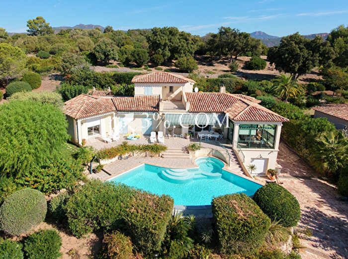 Maison 6 pièces à vendre à Saint-Raphaël, Veyssières