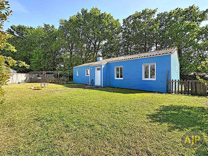 Maison 6 pièces à Challans, Saint Dominique, Route des Sables dOlonne, à vendre
