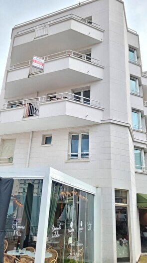 Appartement à louer - Deroulede-Leclerc-Albert, Bois Colombes - 4 pièces - 2 chambres