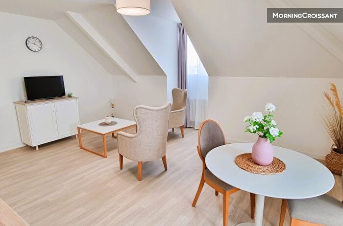 Appartement à louer - Châtellerault, Centre-ville - 1 pièce - 1 chambre