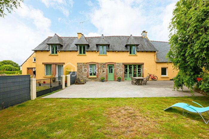 Maison à vendre - Merdrignac - 7 pièces - 5 chambres