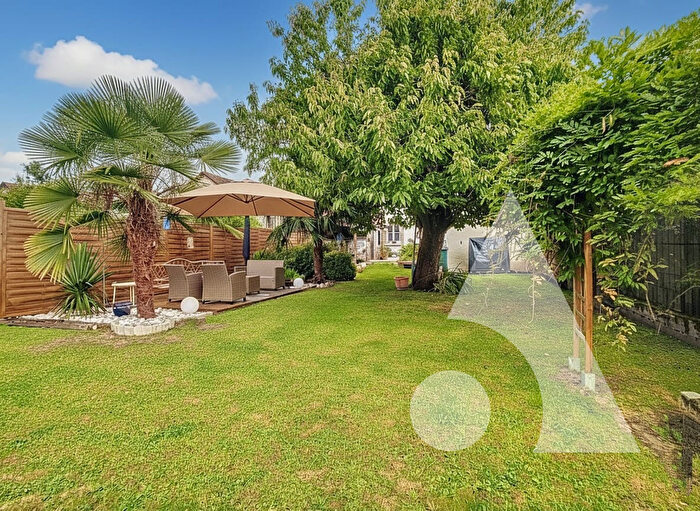 Maison à vendre - Crépy-en-Valois, Malraux - 4 pièces - 2 chambres