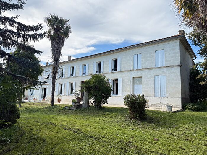 Maison à vendre - Sainte-Ramée - 11 pièces - 6 chambres