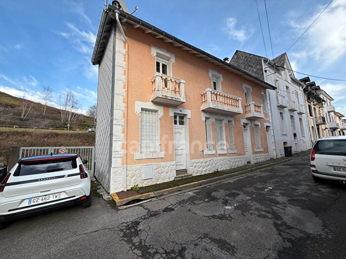 Maison à vendre - Lourdes, Centre-ville, Place Peyramale, Gare - 5 pièces - 3 chambres
