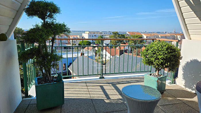 Appartement 5 pièces à Saint-Brevin-les-Pins, Centre-ville, Stade, à vendre