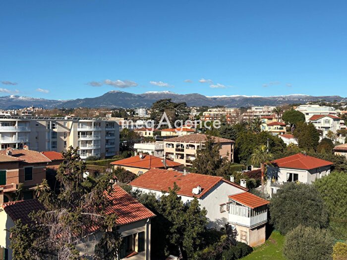 Appartement à vendre - Cagnes-sur-Mer, Le Cros de Cagnes, Les Vespins - 3 pièces - 2 chambres