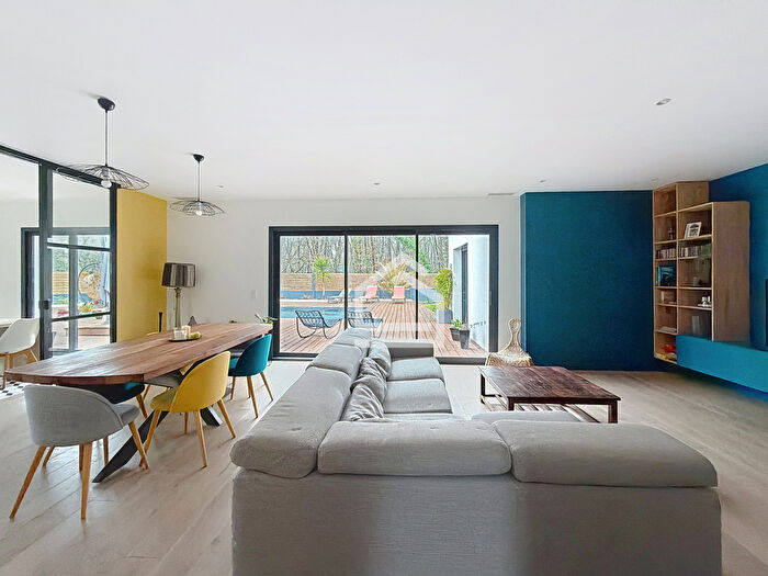 Maison à vendre - Saint-Aubin-de-Médoc - 5 pièces - 4 chambres