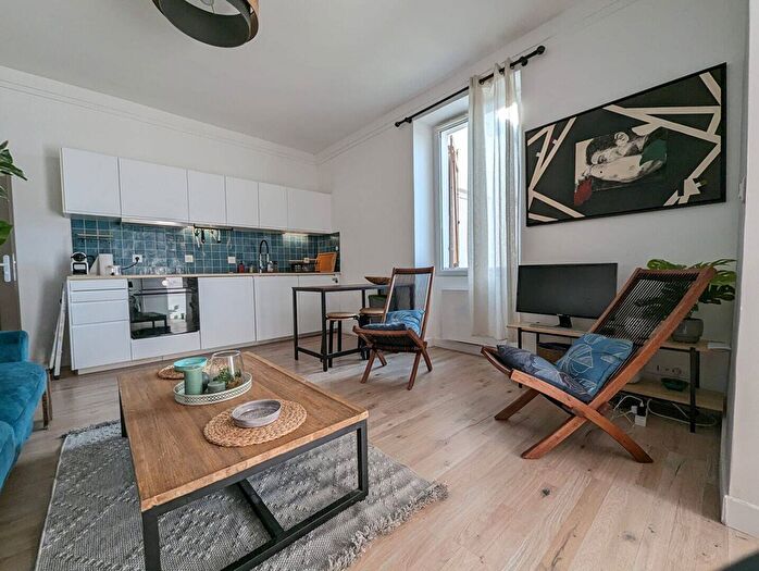 Appartement à louer - Ivry Port Centre, Ivry-sur-Seine - 2 pièces - 1 chambre