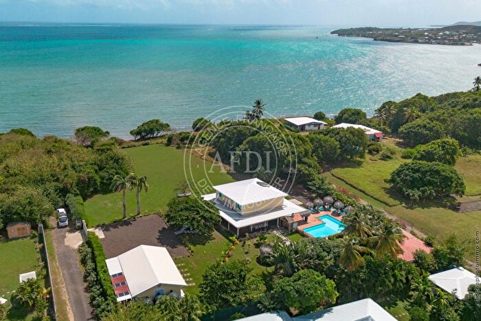 Maison à vendre - Le Vauclin - 12 pièces - 9 chambres