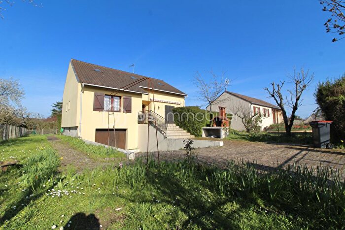 Maison à vendre - Courtenay - 8 pièces - 6 chambres