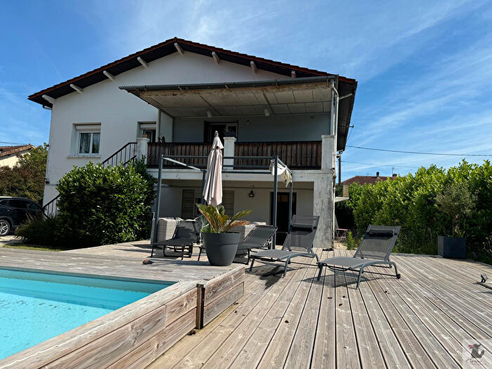 Maison à vendre - Bergerac - 8 pièces - 5 chambres