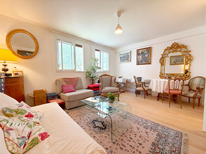 Saint-Mandé, Notre Dame, Saint-Michel de Picpus : Appartement 1 pièce à vendre