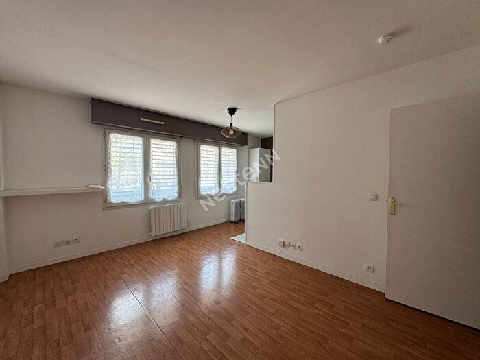 Appartement à louer - Carnot Gambetta, Suresnes - 1 pièce
