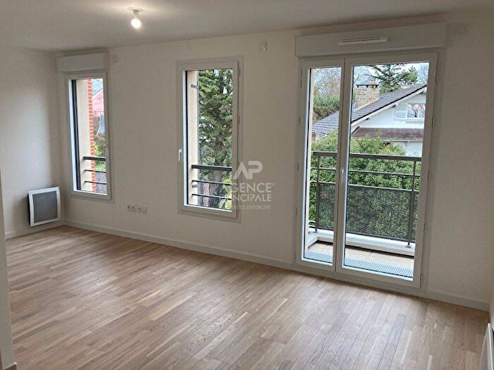 Ourches, Saint-Germain-en-Laye : Appartement 2 pièces à louer