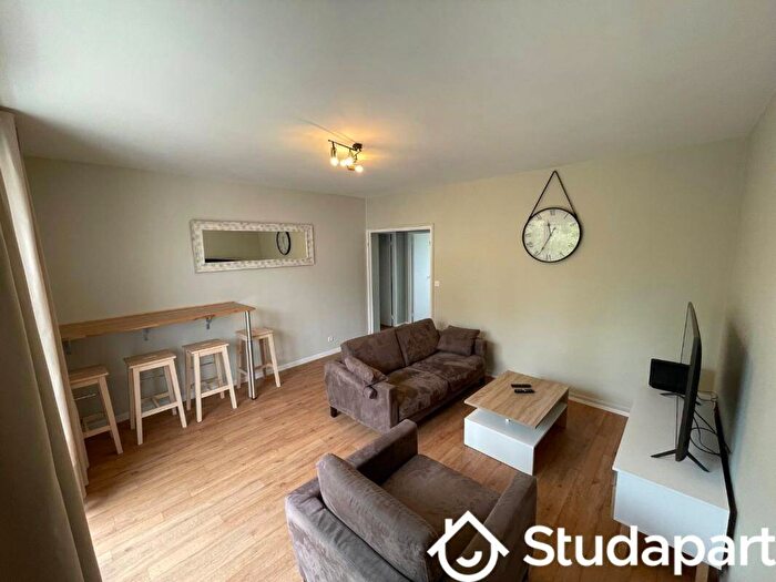 Appartement à louer - Rochelles, Dreux - 1 pièce - 2 chambres