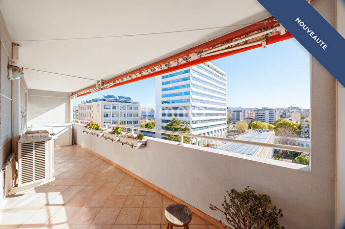 Appartement à vendre - Marseille e  - 4 pièces - 3 chambres