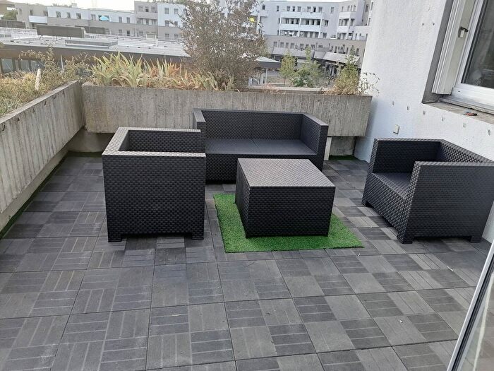 Appartement à louer - Centre-Saint Bonnet-Muissiat, Villefontaine - 1 pièce - 3 chambres