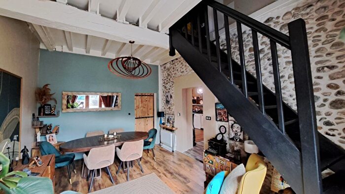 Carresse-Cassaber : Maison 4 pièces à vendre