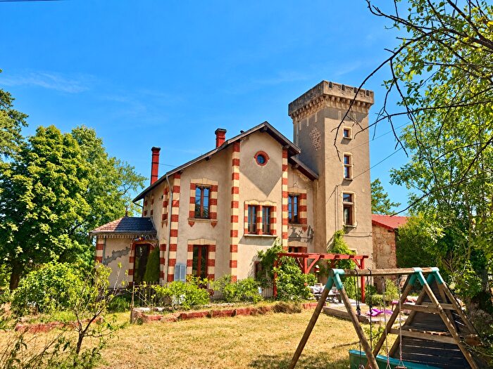 Commelle-Vernay - Maison 14 pièces à vendre