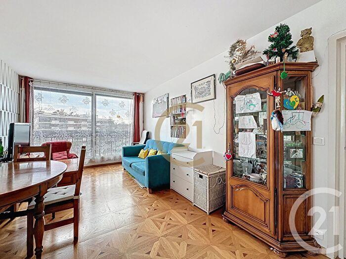 Appartement à vendre - Le Chesnay, Tartre - 4 pièces - 3 chambres