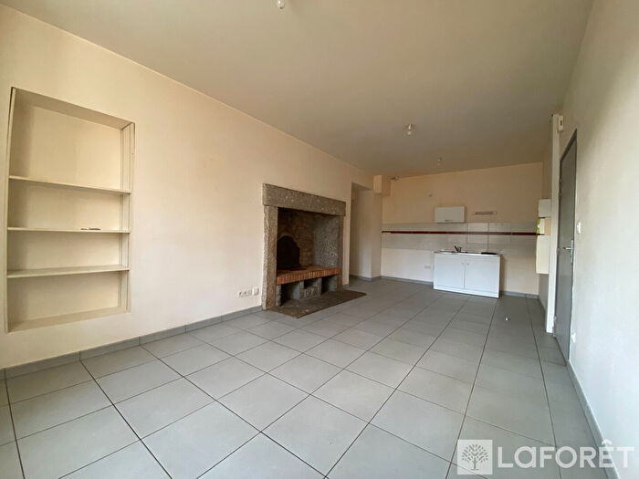 Appartement à louer - Loubaresse - 2 pièces - 1 chambre