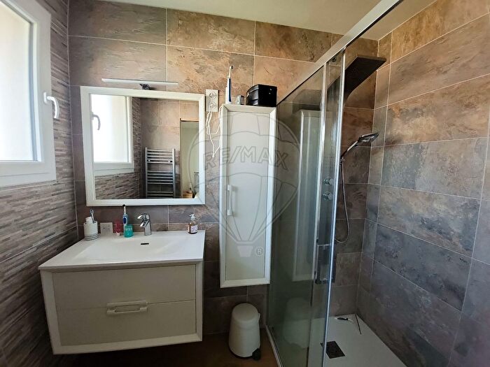 Maisons à vendre et appartements à louer - 1