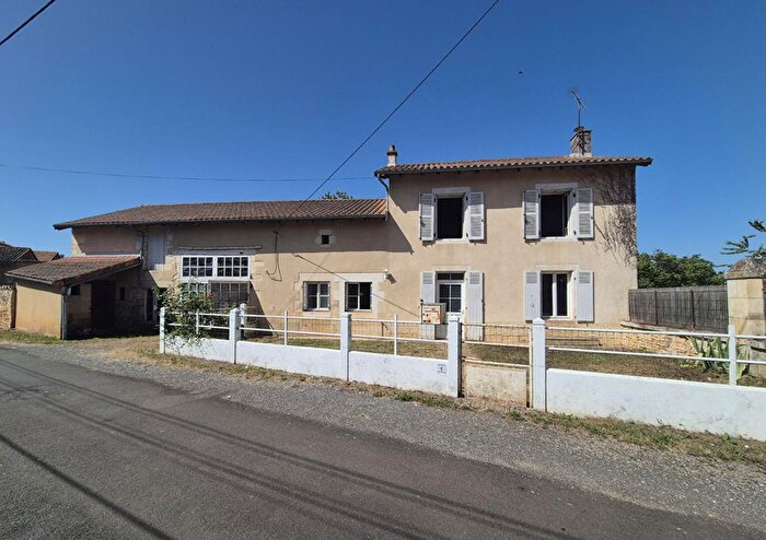 Maison 4 pièces à Blanzay, à vendre