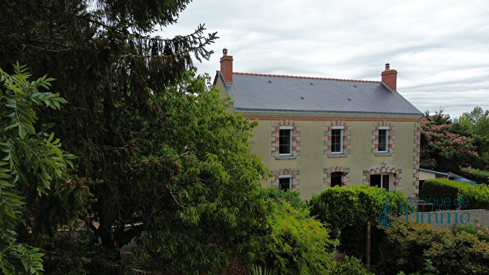 Les Cerqueux-sous-Passavant : Maison 7 pièces à vendre