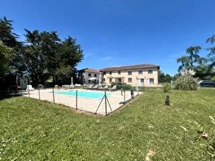 Maison 9 pièces à Miélan, à vendre