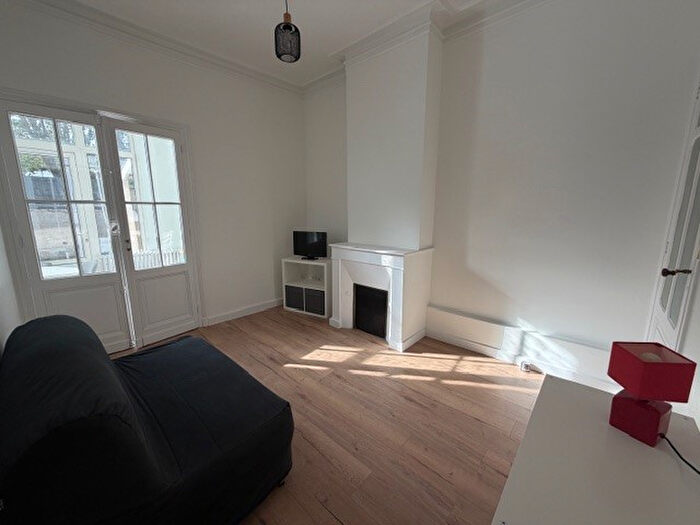 Maison à louer - Bordeaux, Nansouty - 3 pièces - 2 chambres