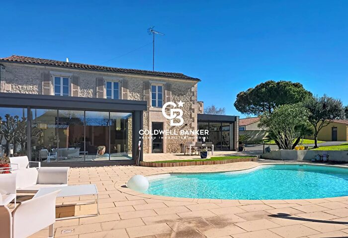 Maison à vendre - Fontenay-le-Comte, Centre-ville, Les Loges, La Pommeraie, La Sablière - 8 pièces - 3 chambres