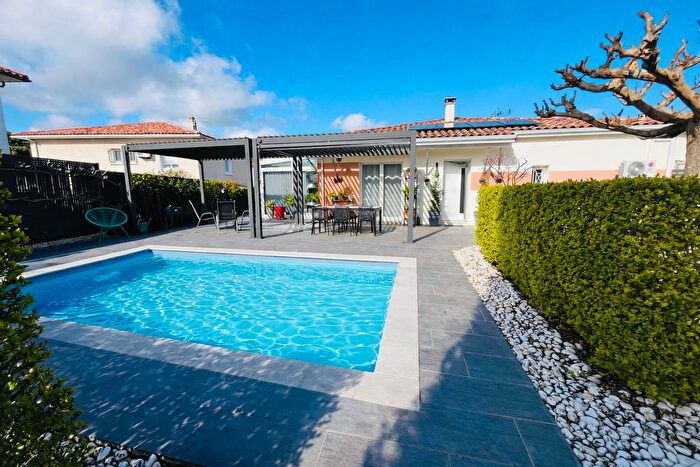 Maison à vendre - Villeneuve-sur-Lot, Eysses - 6 pièces - 4 chambres