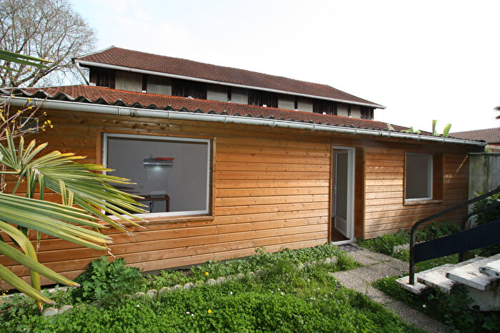 Appartement à louer - Talence, Saint-Genès, La Médoquine, Haut-Brion - 1 pièce