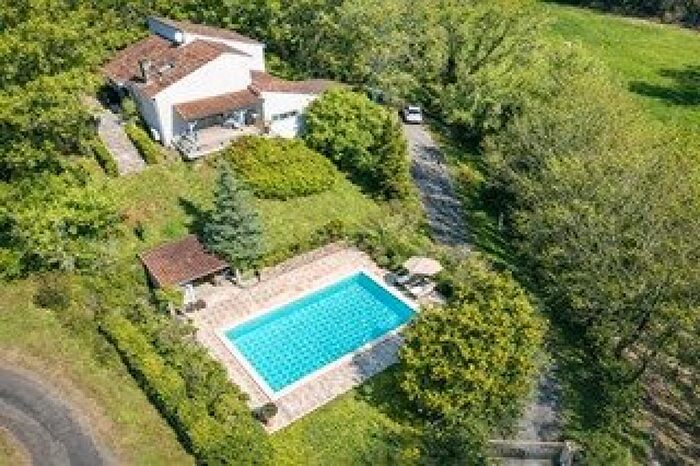 Maison 4 pièces à Calamane, à vendre