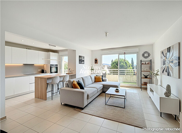 Appartement à vendre - Grasse, Saint-Antoine, Aspres, Plascassier - 3 pièces - 2 chambres