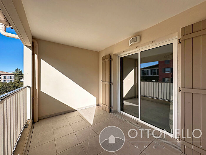 Appartement à vendre - Roquebrune-sur-Argens, Village - 3 pièces - 2 chambres