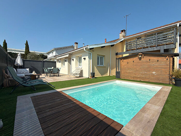 Maison à vendre - Mérignac, Capeyron - 5 pièces - 3 chambres