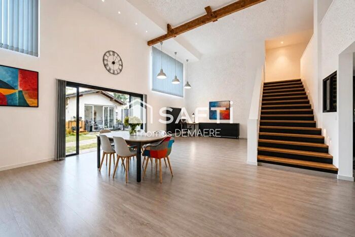 Maison 8 pièces à vendre à Reignac