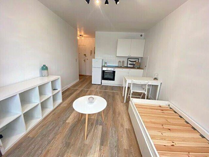 Appartement à louer - Bois dAmour-Porte de Paris-Courlancy, Reims - 1 pièce